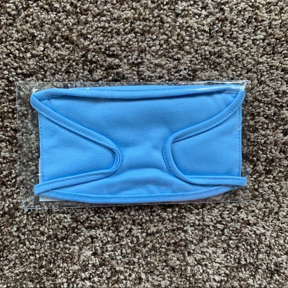 Ariana Grande | Accessories | New Ariana Grande Positions Face Mask ...